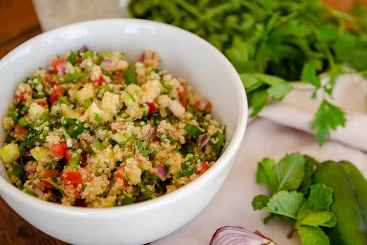 Receita de Tabule de Quinoa com Frango