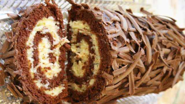 Rocambole de Chocolate Com Creme
